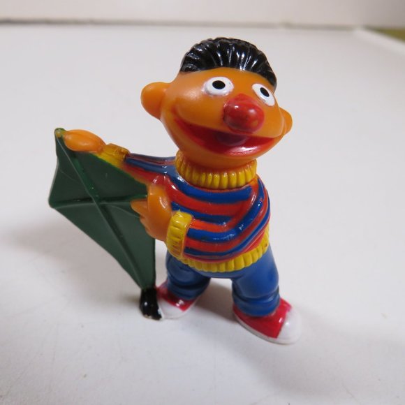 Sesame Street | Toys | Ernie With Kite Sesame Street Play Farm Figure ...